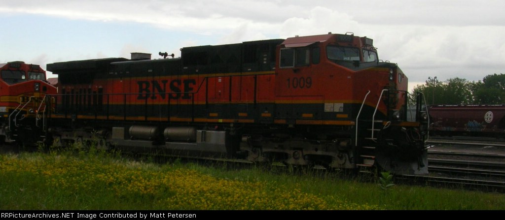 BNSF 1009